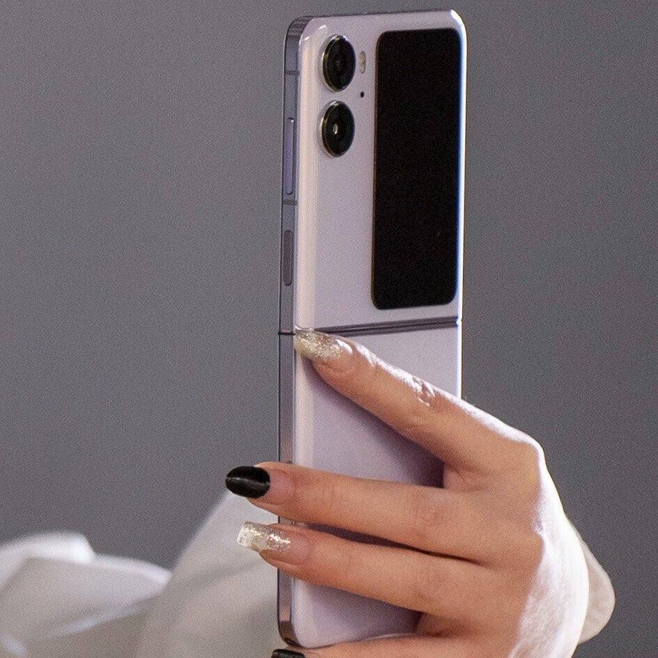 OPPO Find N2 Flip is really super small and exquisite like a work of ...