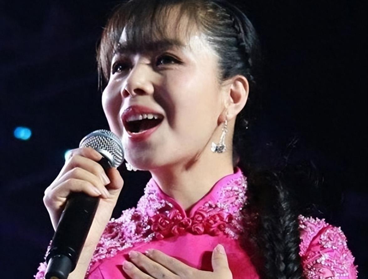 Grassroots singer Wang Erni's identity was exposed and she hid it from ...