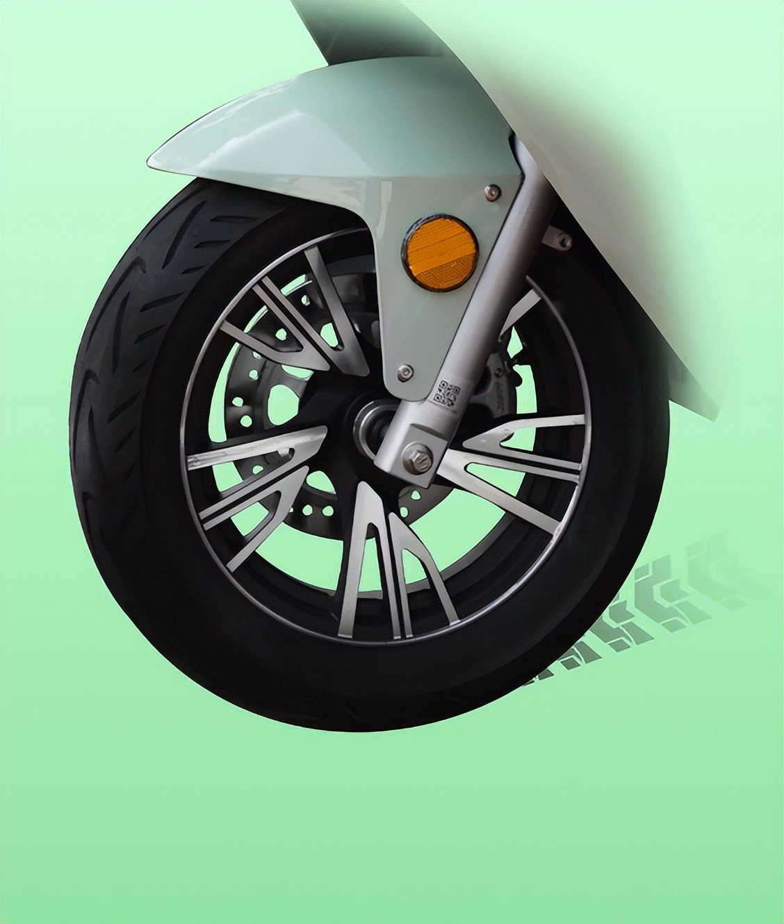 Antke - an electric car that young people also like to ride - iNEWS