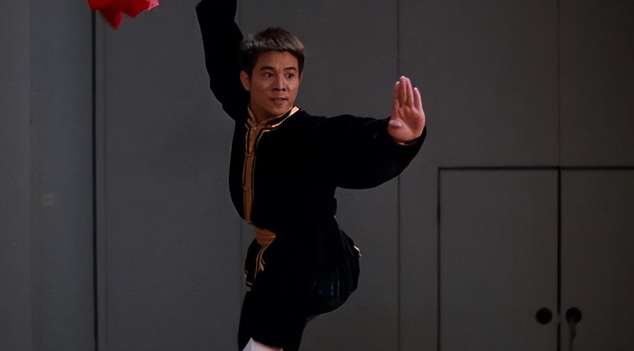 In 1983, Jet Li wrote a letter to Deng Gong. Deng Gong wrote three ...