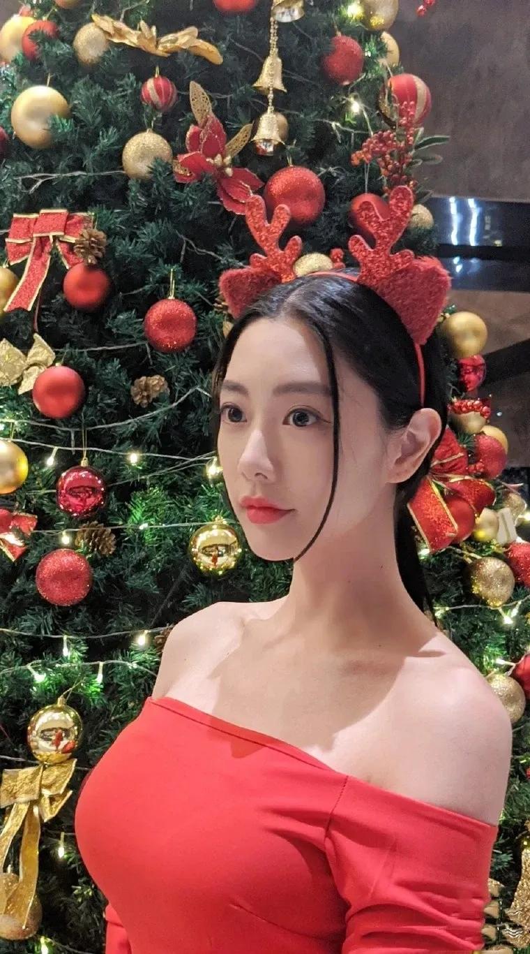 The best goddess Clara, charming and moving - iNEWS