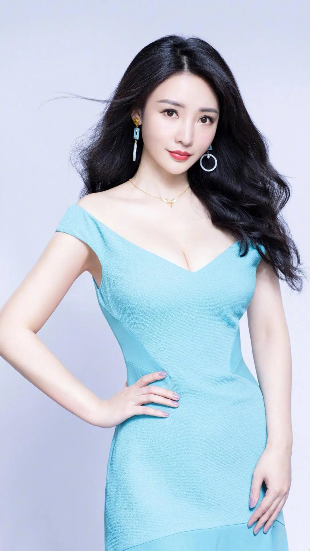 Liu Yan was born on November 8, 1980 in Hengyang, Hunan Province.star ...