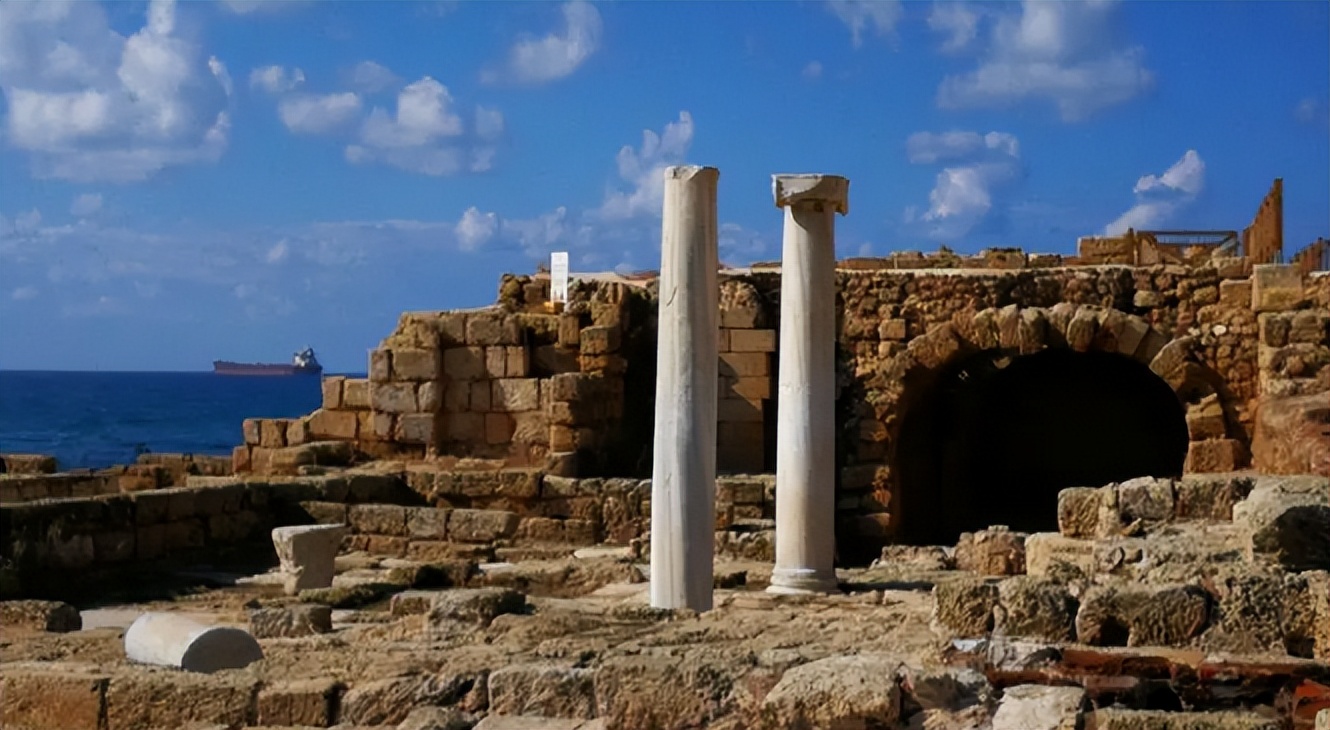 The Influence of Mediterranean Cultural Exchange: The Fusion of Greek ...