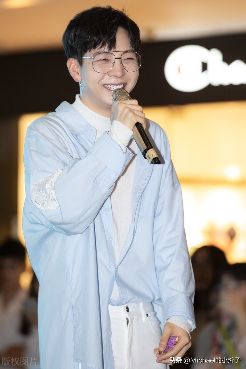 Hu Xia, who became popular in "Those Years", how about her singing ...