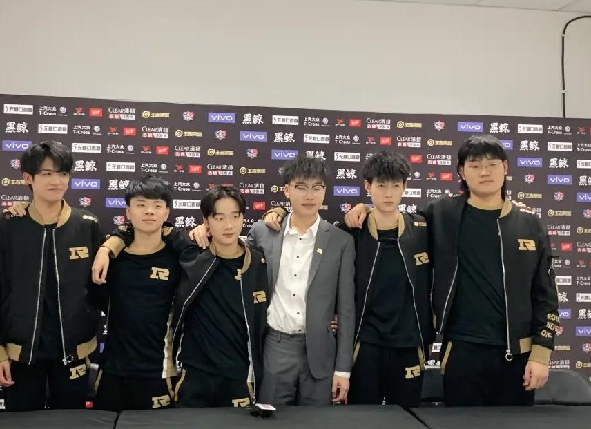 RNG.M did not perform well in the first show of the Chinese and foreign competition. After being ...