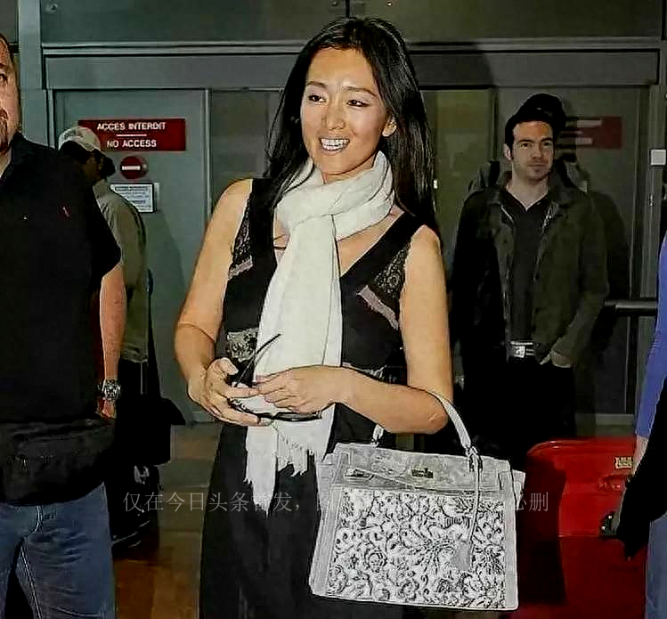 Time is like a butcher's knife. Without the help of filters, Gong Li's ...