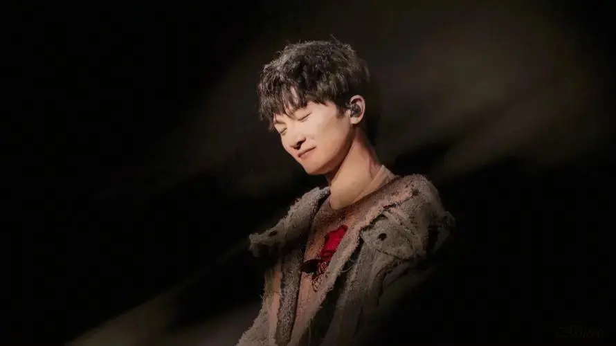 Na Ying: I'm sorry Zhou Shen, I like Li Wei. Zhou Shen: Na Ying is ...