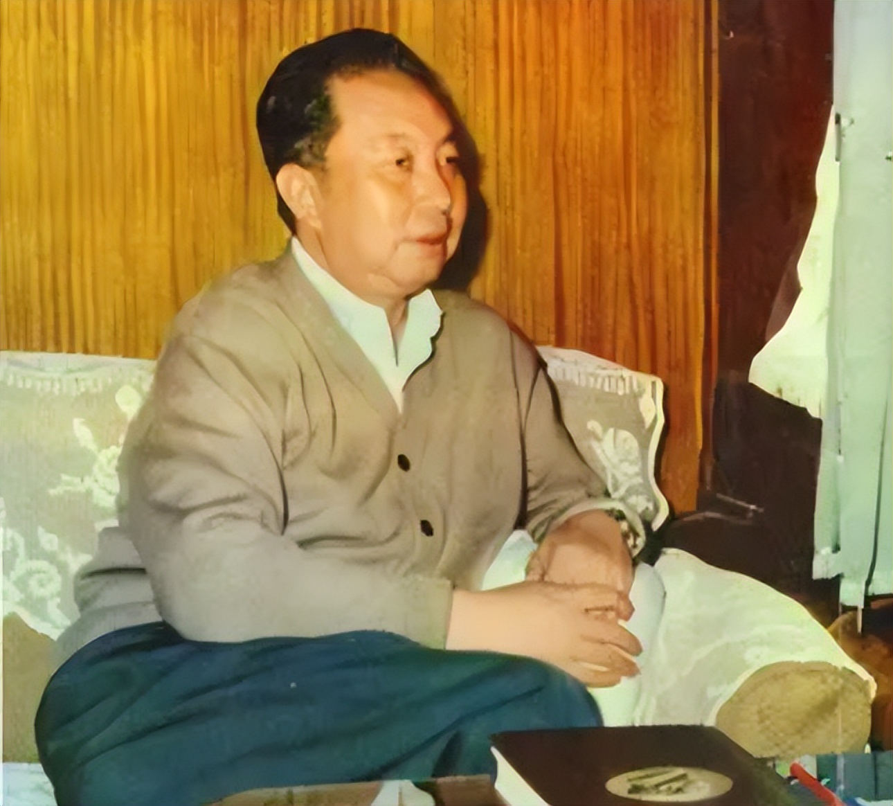 When Peng Zhen met Jiang Qing in 1981, Jiang Qing yelled at him, but Peng Zhen asked without ...