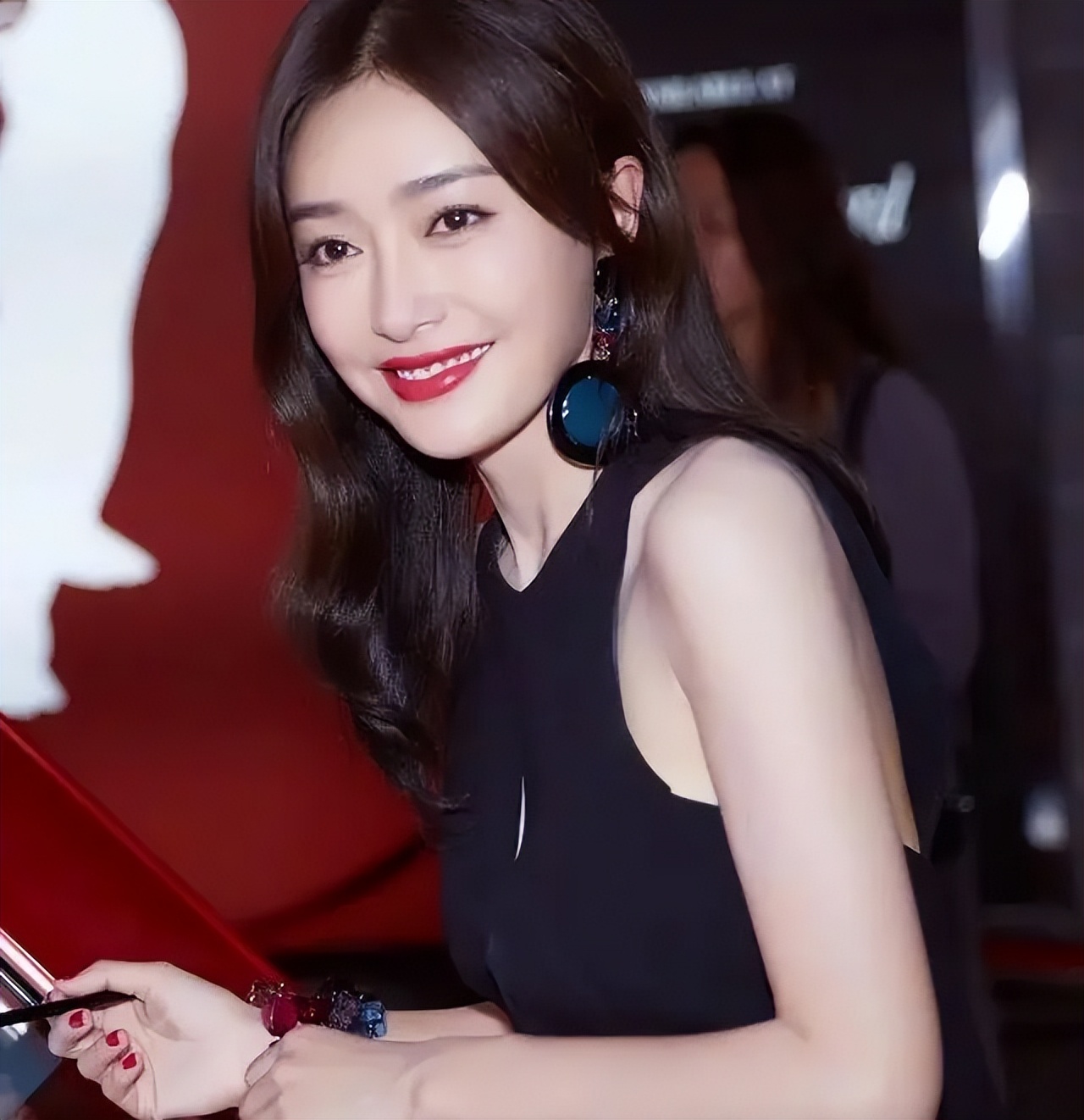 44-year-old Qin Lan was rumored to be pregnant! The middle-aged fell in love with Wei Daxun, how ...