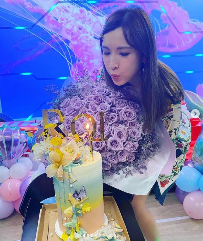 Chen Ruoyi's 38th birthday "Super Crazy Beautiful Legs" lined up ...