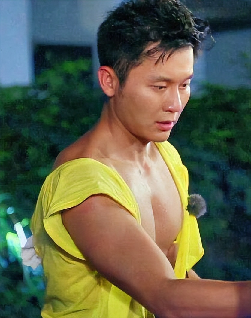 Only 3 years after leaving Fan Bingbing, 43-year-old Li Chen has ...