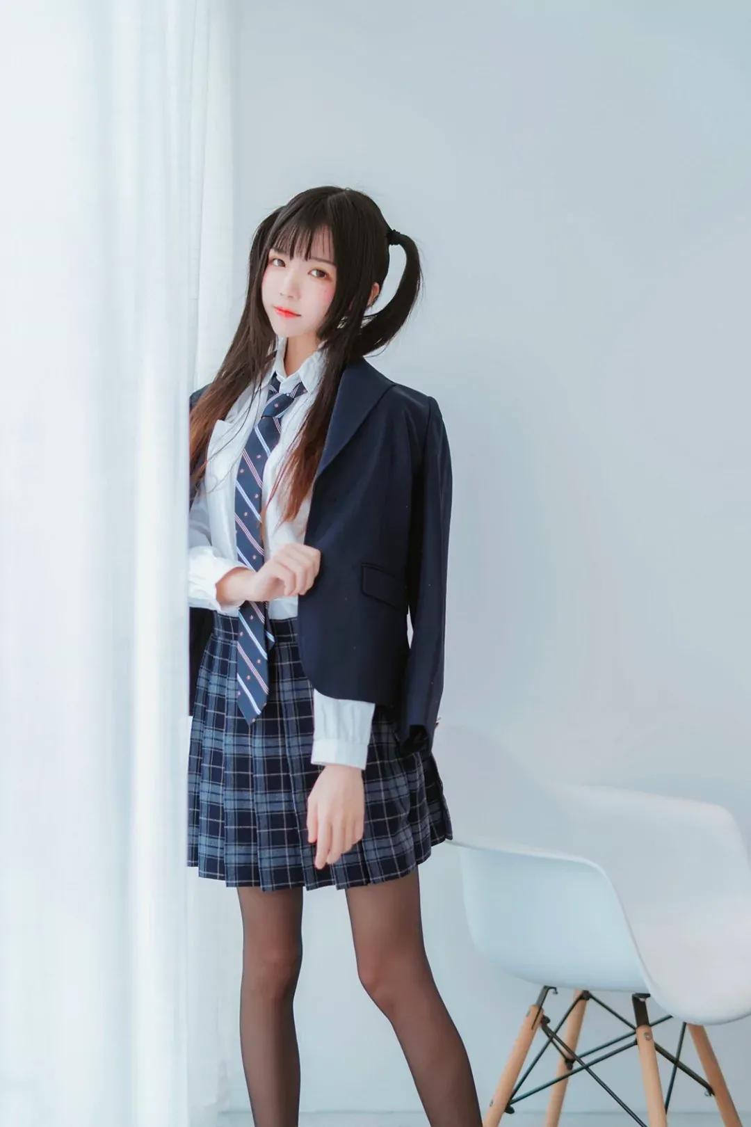 [Beautiful image] You are so playful and cute, so pitiful - iNEWS