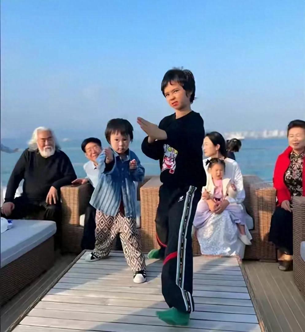 72-year-old Zhang Jizhong let go of his mouth for the first time ...