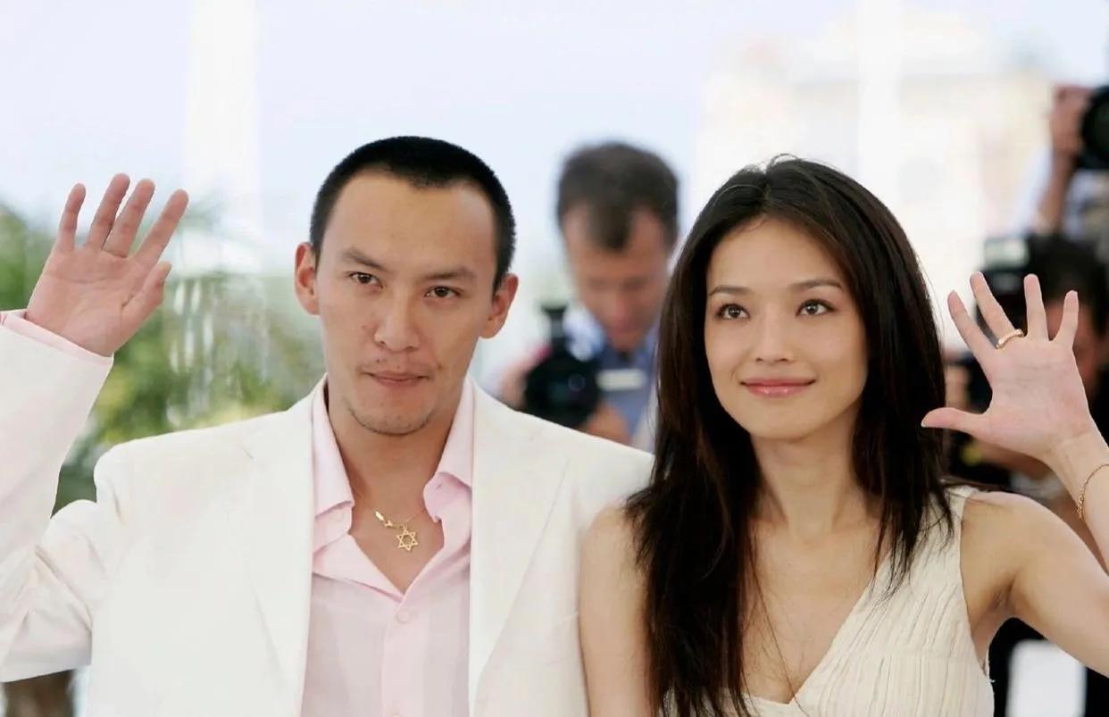 Shu Qi is beautiful abroad again, her white dress flutters like a ...