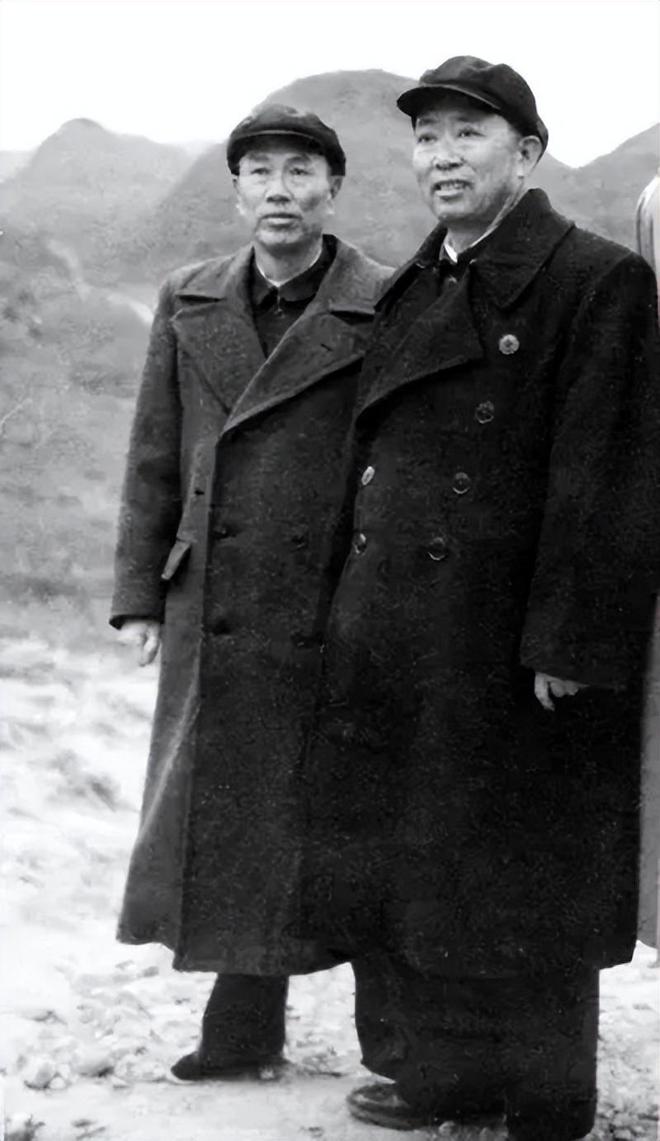 At the Lushan meeting, General Deng Hua was dismissed because he tried ...