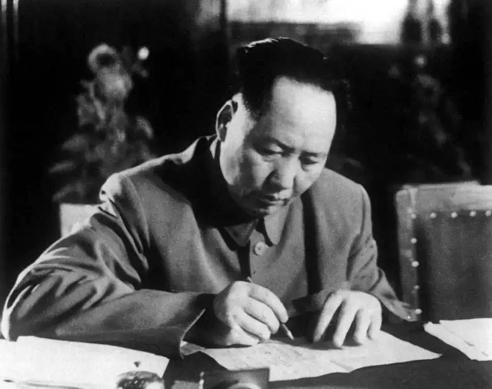 Mao Zedong's special plane passed through Xi'an, why did Yan Xishan ...