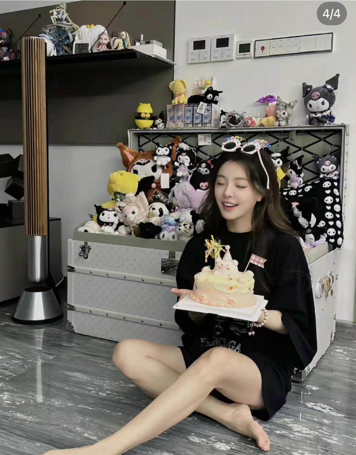 Wang Sicong brought four girlfriends home, with different styles, from pure to sexy, and took ...