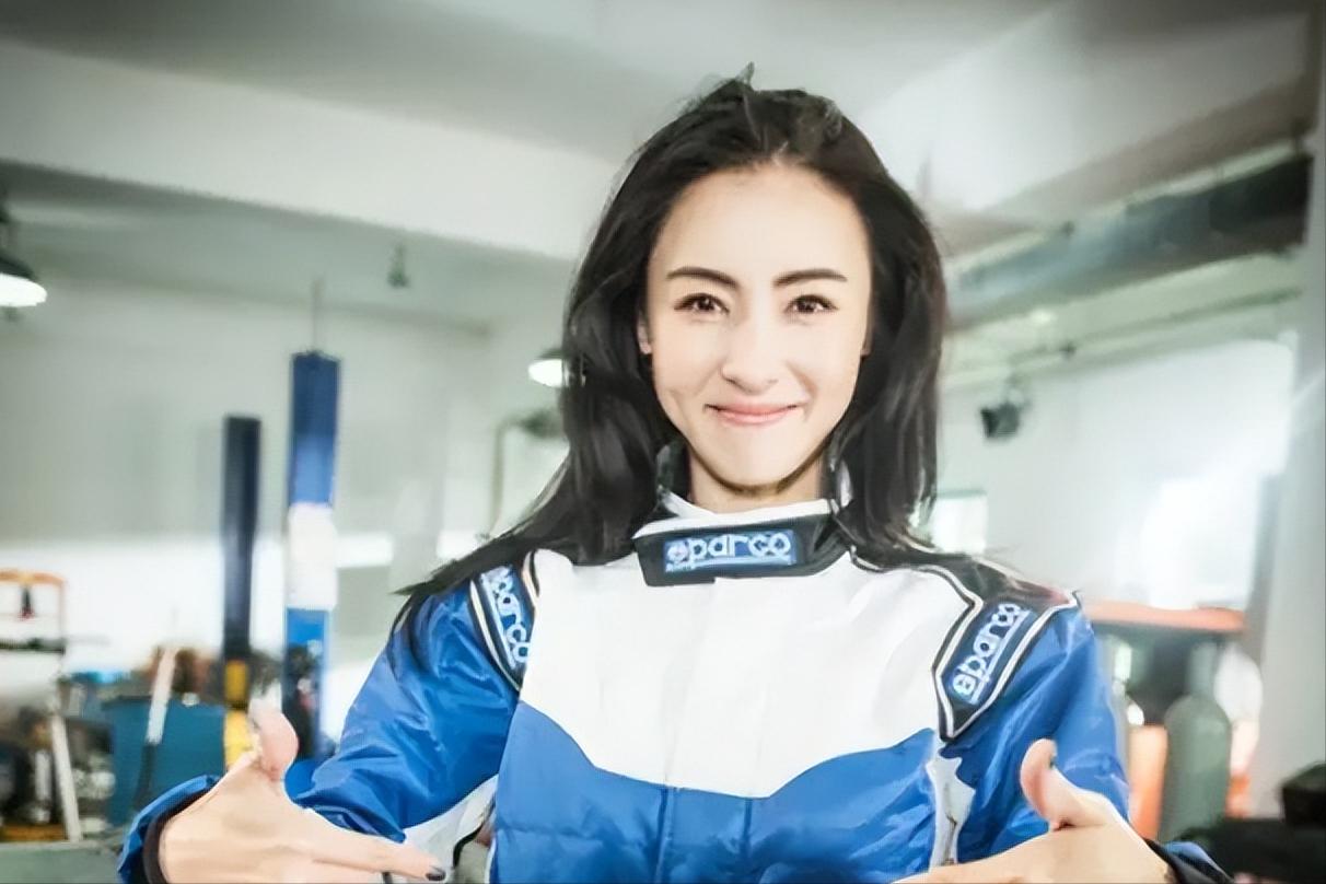 Cecilia Cheung and Sun Donghai appeared in the swimming pool, but the ...