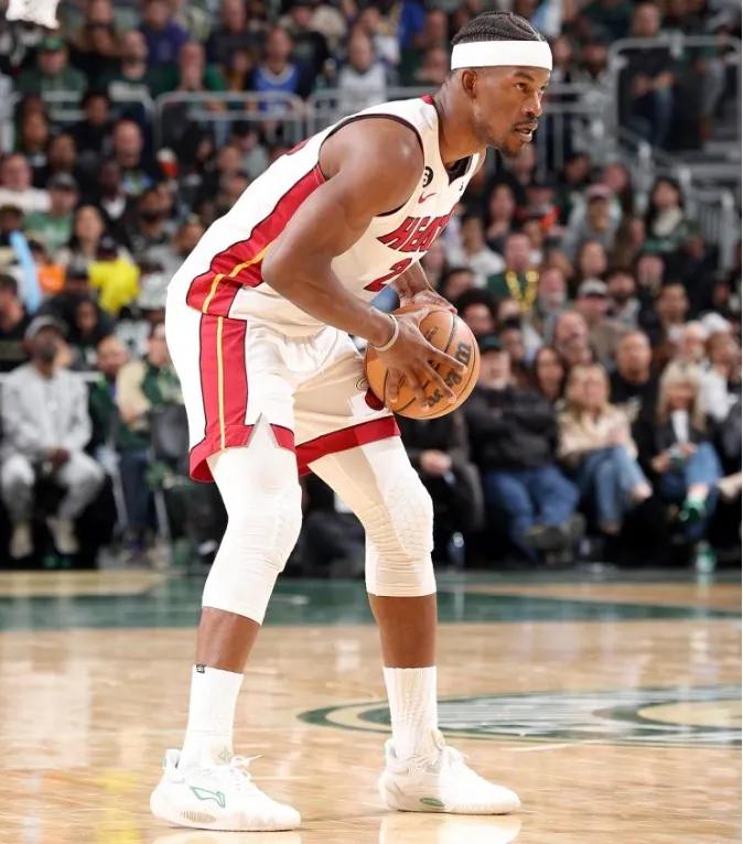 This time Li Ning overwhelmed NIKE and won in the NBA. - iNEWS