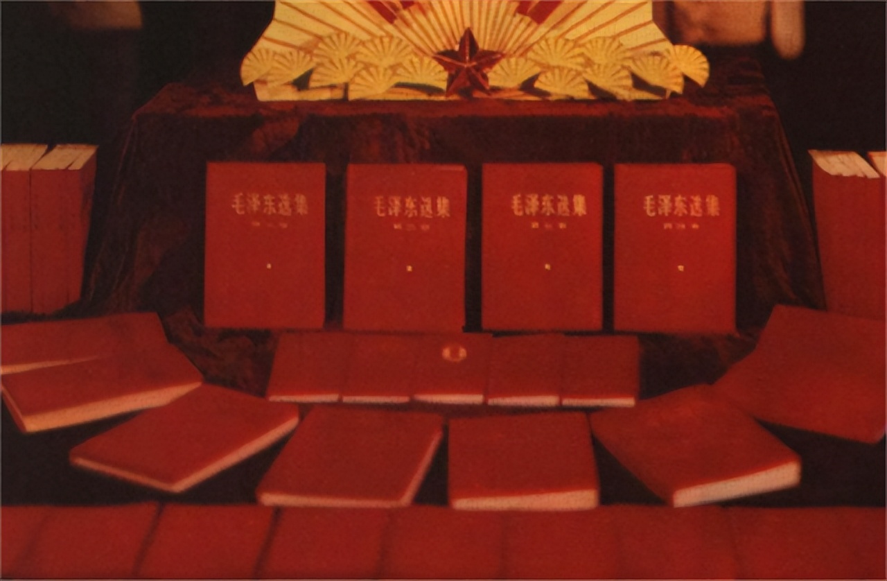 When the Northeast was liberated in 1948, Lin Biao was smiling all over ...