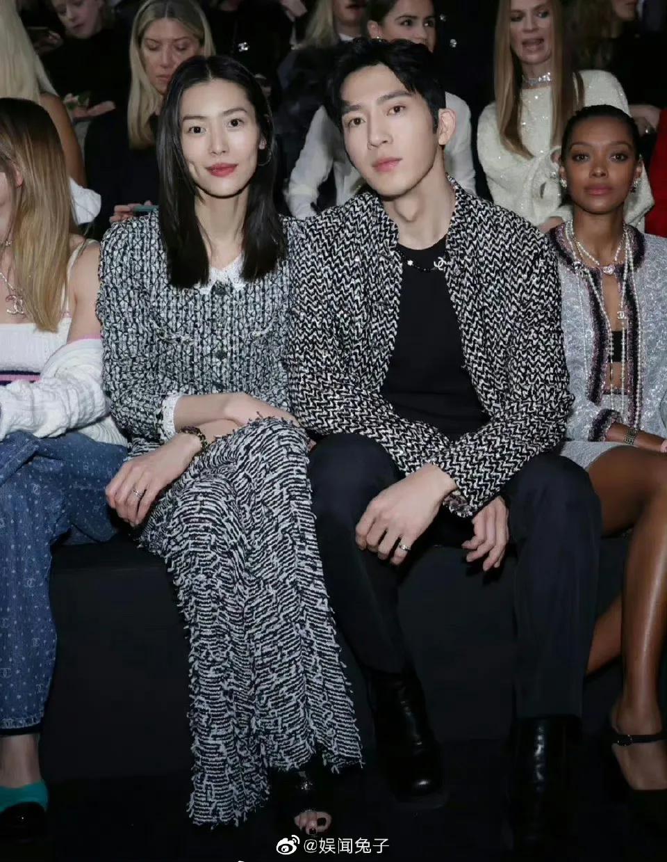 Gao Tian‖Liu Wenjing Boran holds hands on the street! - iNEWS