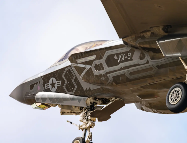 US Navy F-35C tests mirror finish - iNEWS
