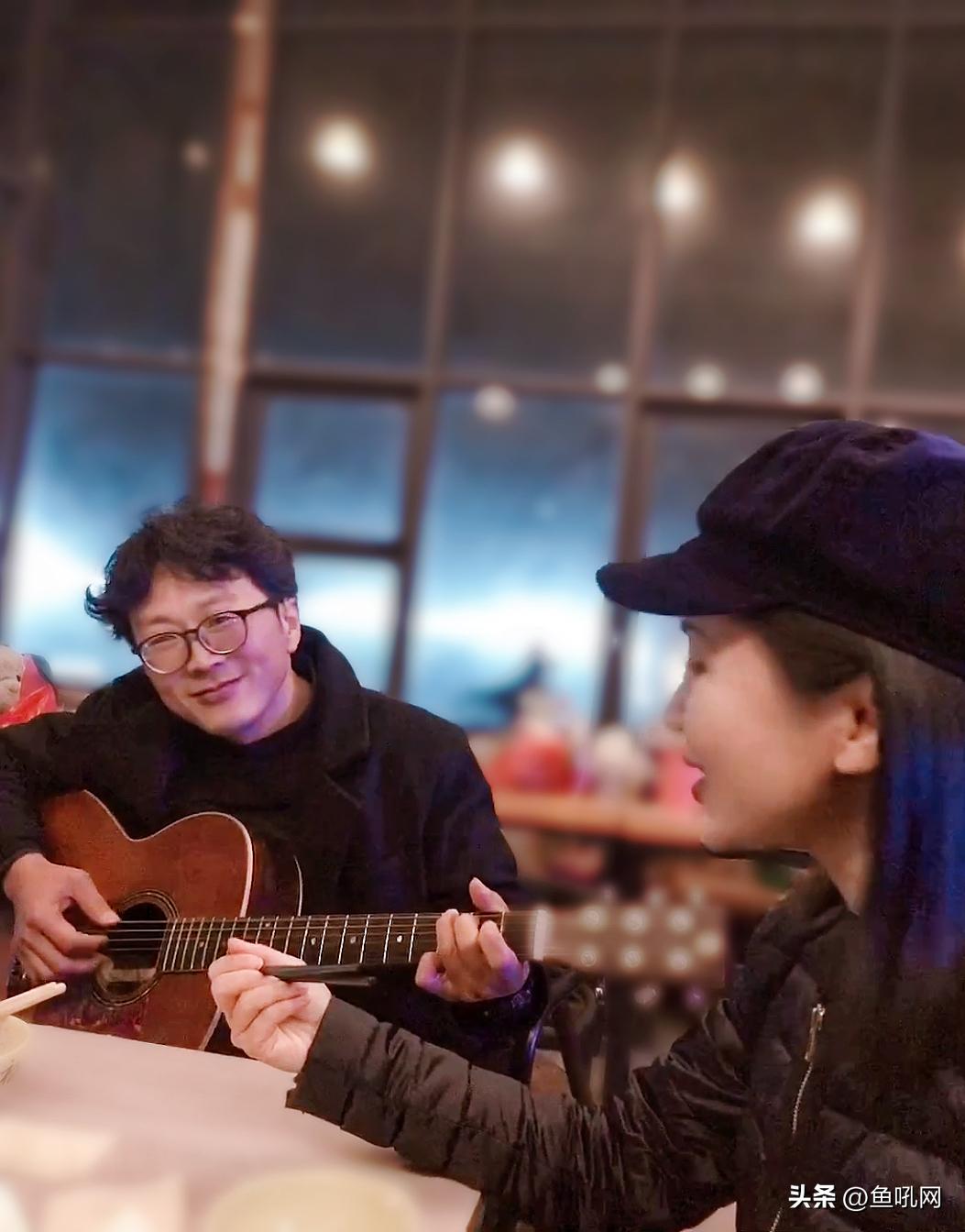 Actor Hongli and his family visited 5 cities in early spring in 15 days ...