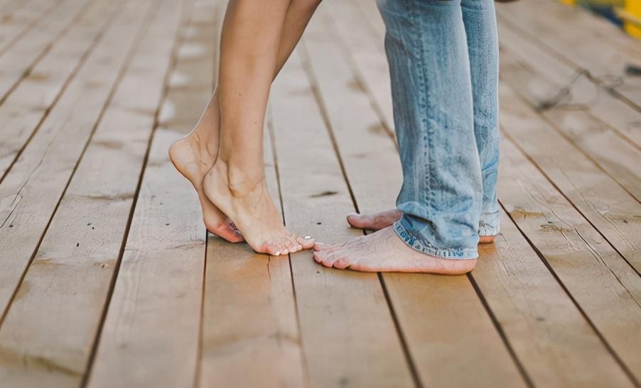 Is "standing on tiptoes" really good for your health? Doctors give a ...
