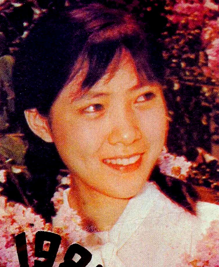 Shen Danping, a popular actress in the 1980s, had a campus romance with ...