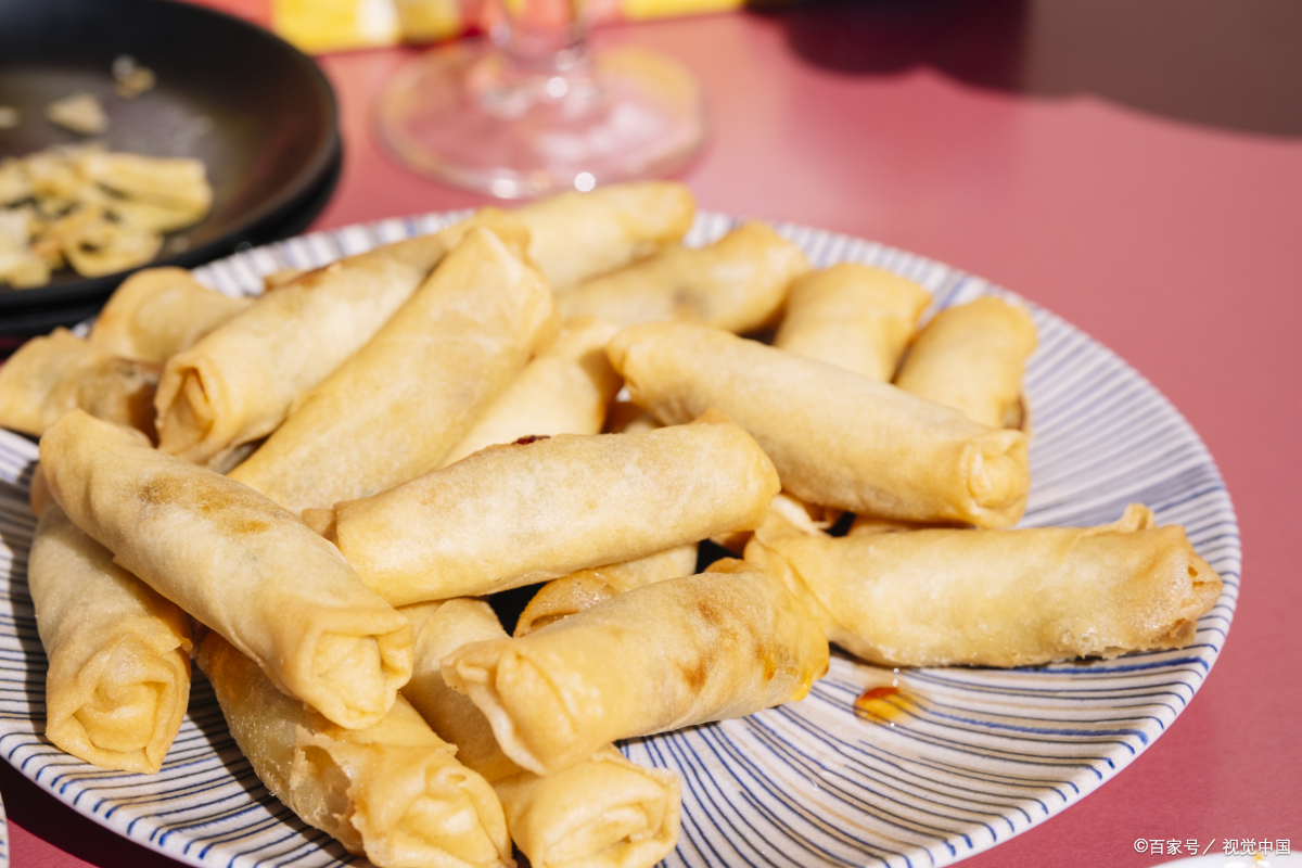 Crispy and delicious, nutritious and delicious! Spring rolls are a must ...