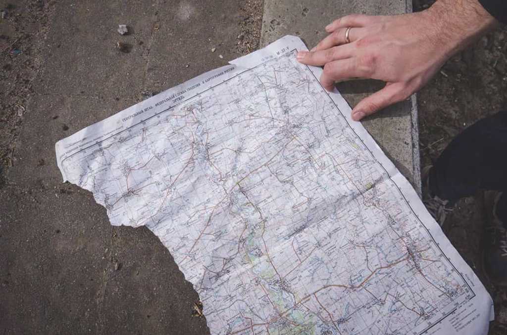 "where am I"? Russia's most elite troops use a paper map to check the ...
