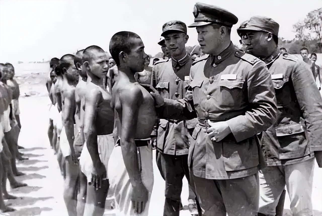 In 1990, Sun Liren, who had been under house arrest for 33 years ...