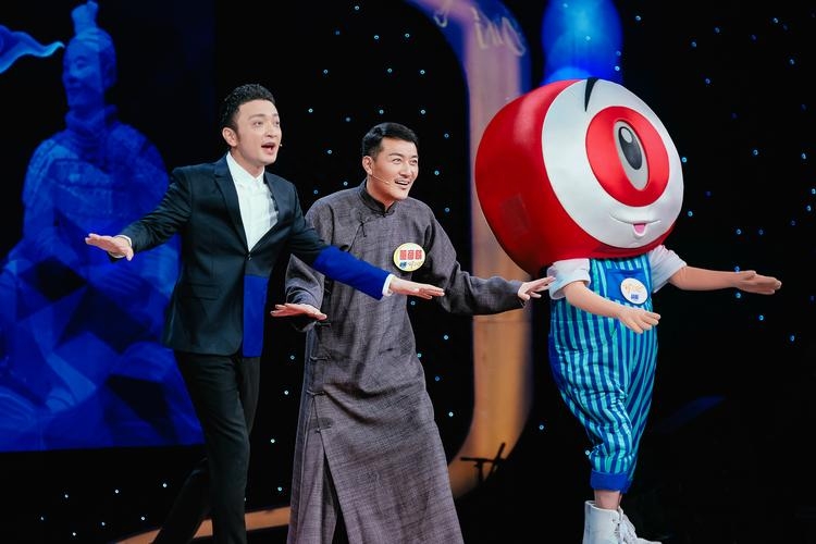 CCTV variety show host new adjustment, revealed that Yang Fan was ...