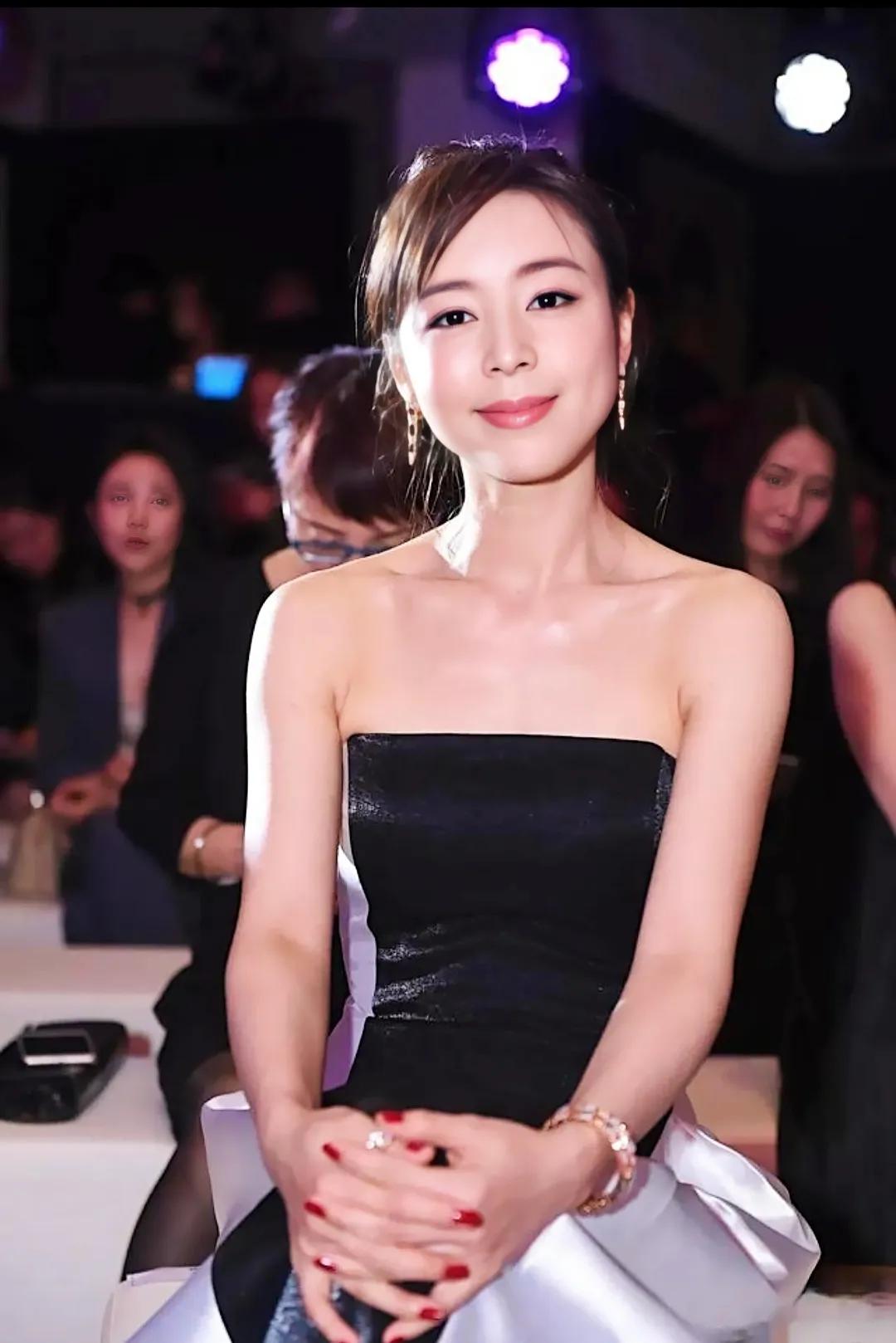 Zhang Jingchu is so charming - iNEWS
