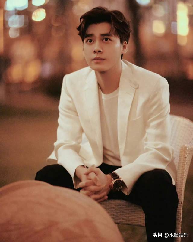 Li Yifeng made a public appearance, and the trip to Qingcheng Mountain ...