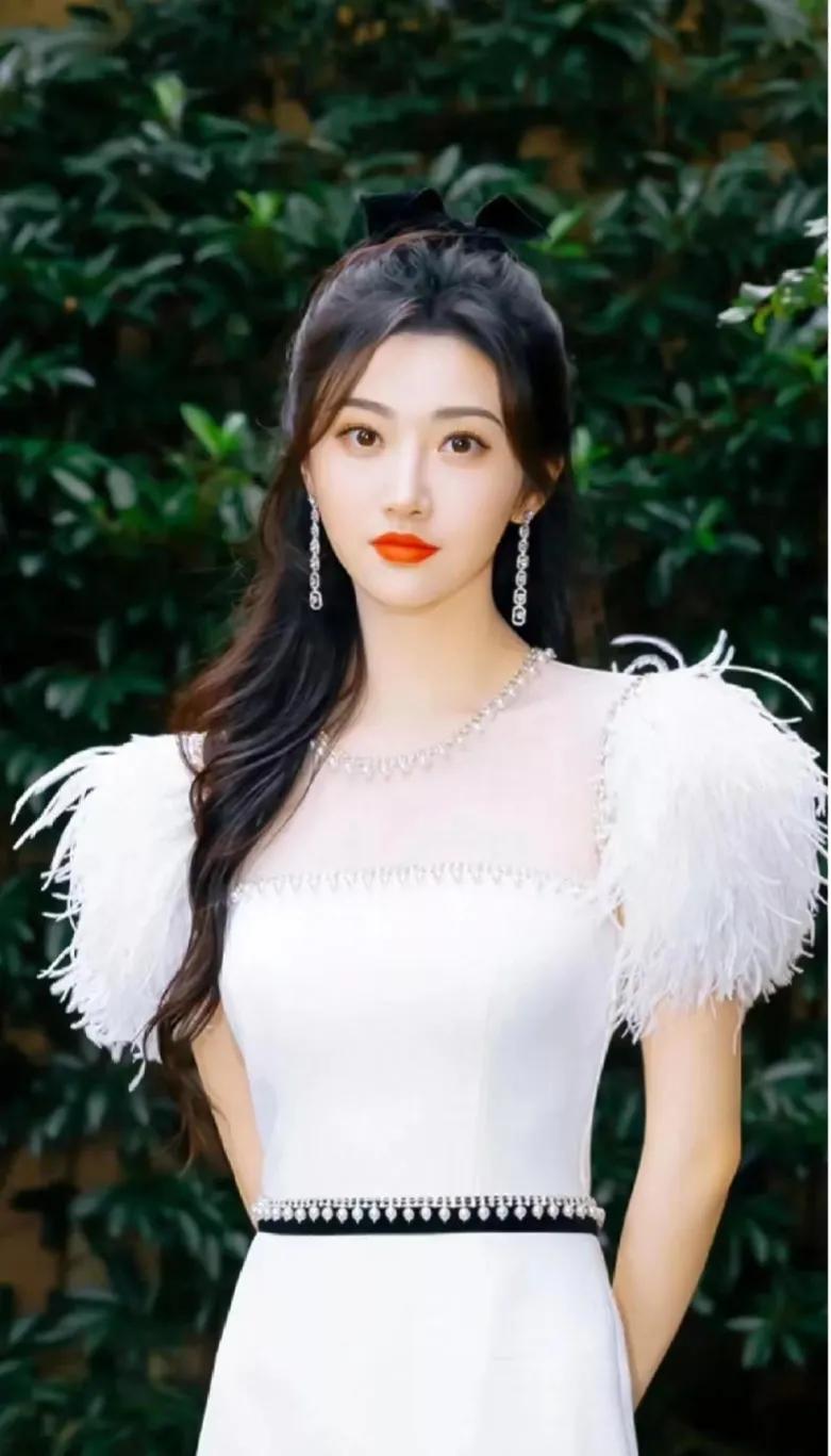 Wealthy flower in the world—Jing Tian - iNEWS
