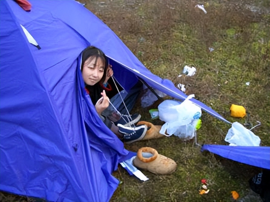 When camping outdoors, there is no distinction between males and ...