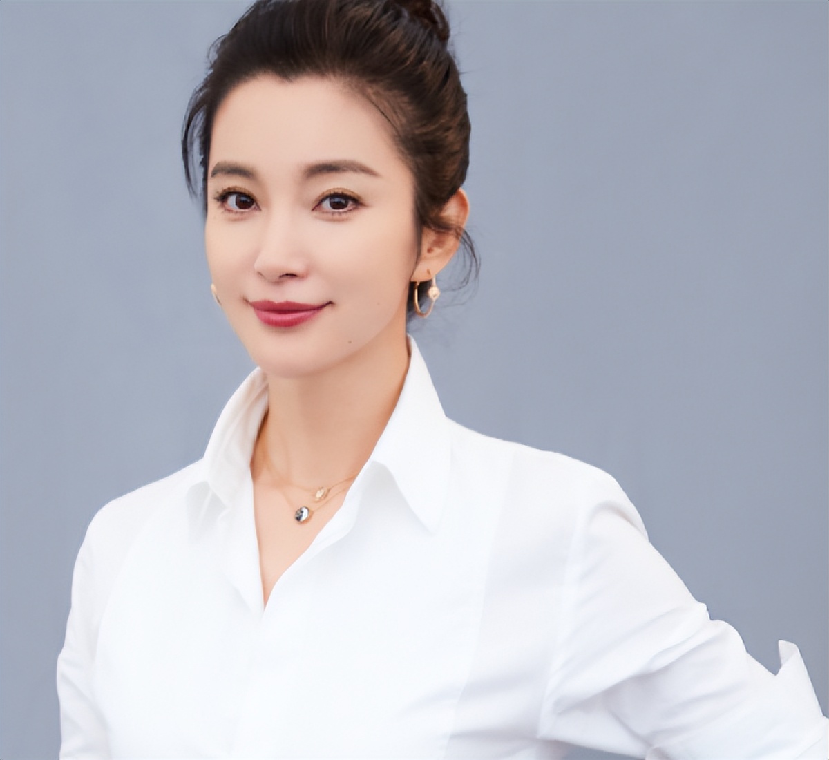Looking at the history of Li Bingbing's fame, one knows that the help ...
