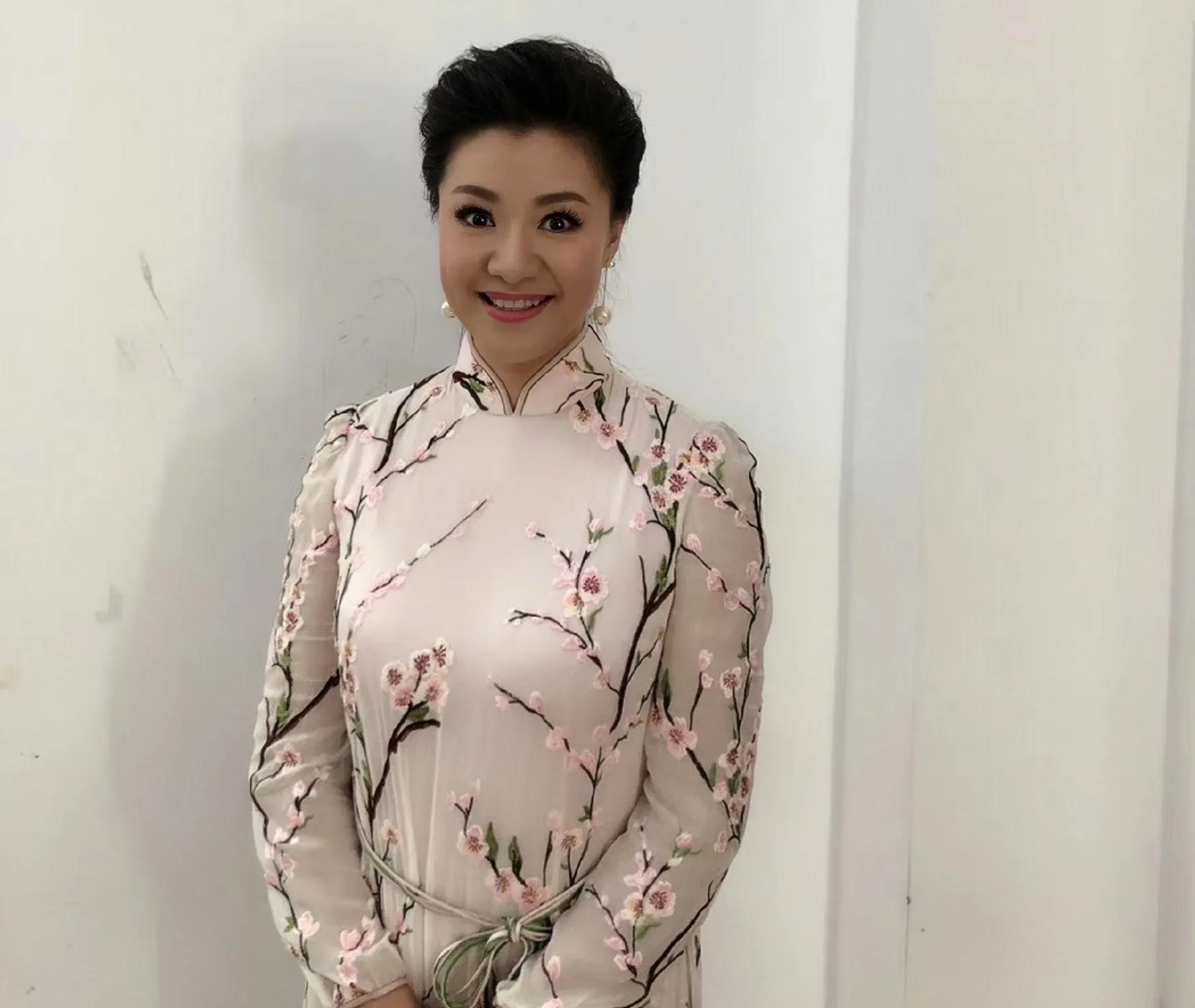 Wang Lida: After working hard for many years, the beautiful singer ...