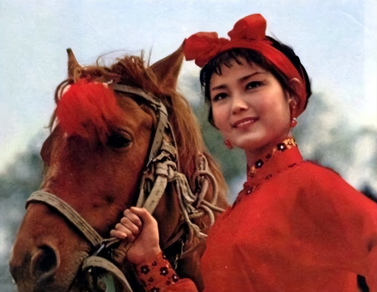 What is the theme song of Jiang Dawei's "Peony Song"? - iNEWS