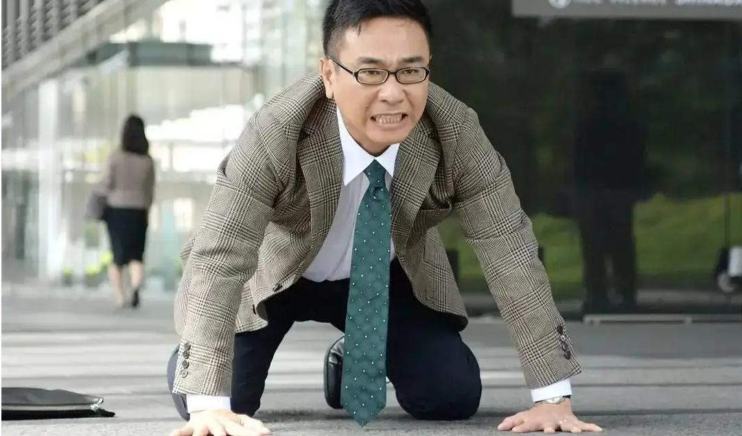 In a wolf family, low-level wolves do not have the right to mate. How ...