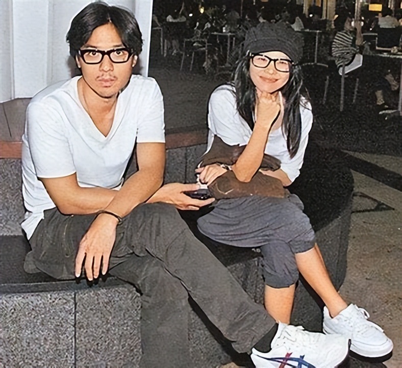 He left Mo Wenwei behind, fell in love with Vivian Hsu, loved Shu Qi ...