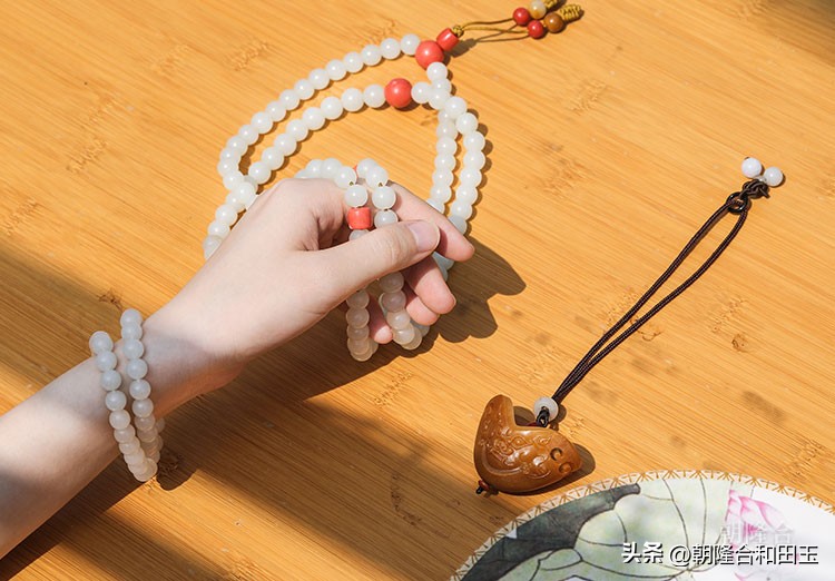 Playing jade, an elegant thing to cool off in midsummer - iNEWS