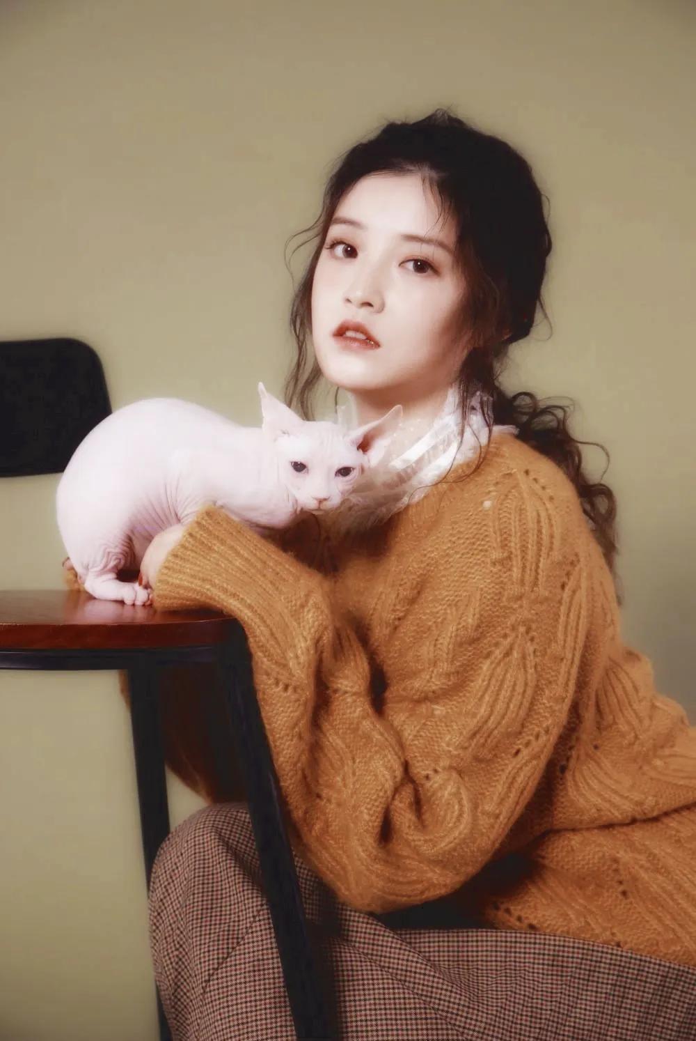 Zhang Chuhan's beautiful pictures - iNEWS