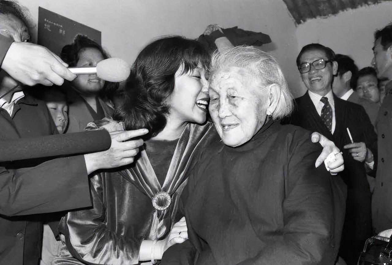 Singer Xi Xiulan, who has been on stage for 40 years, has been in love ...