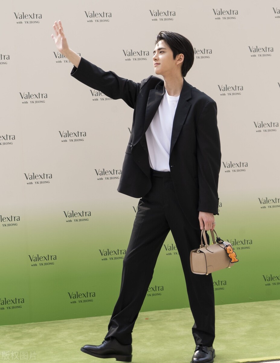 Kim Young Hoon is so handsome - iNEWS