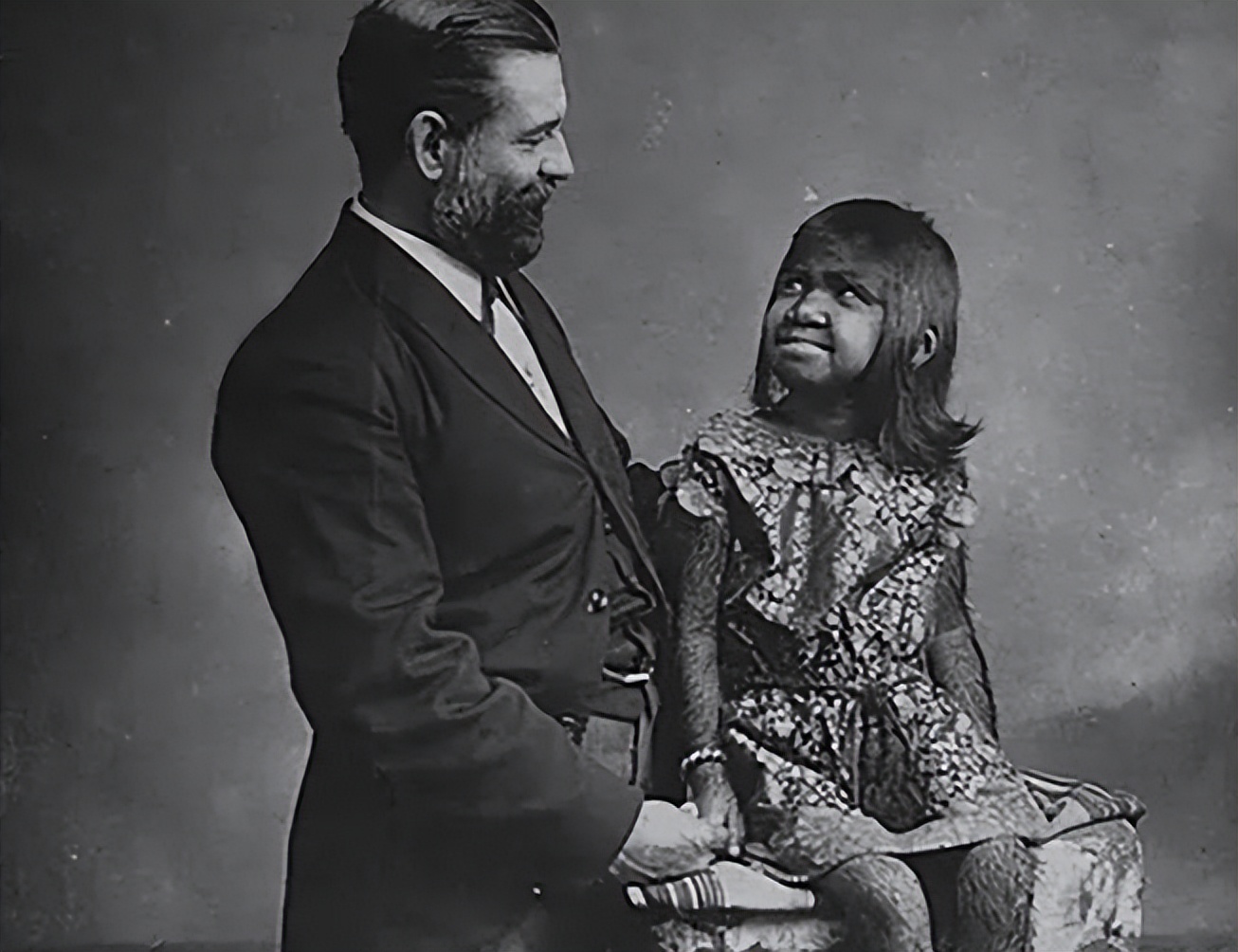 141 years ago, the "savage girl" was taken away by the expedition for ...