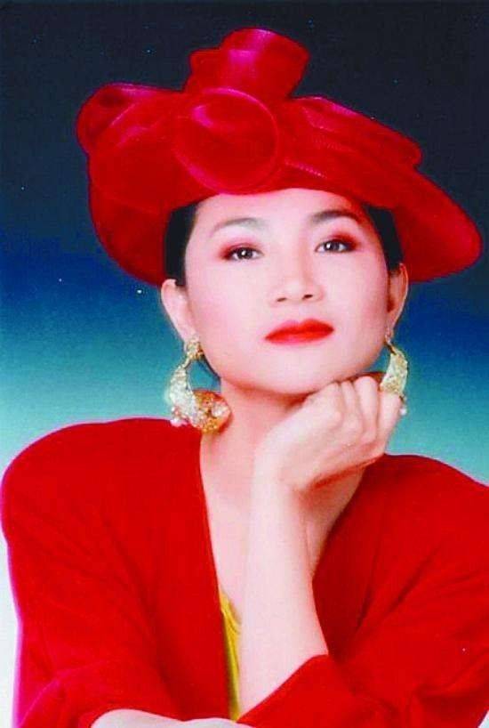 Ten years ago, why did Feng Feifei, a generation of "Queen of Love ...