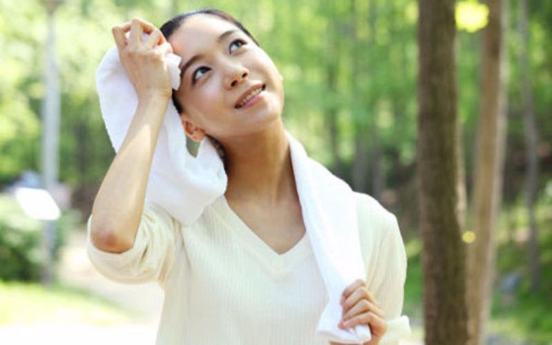 Who is healthier, sweating a lot or not sweating? Can sweating a lot ...