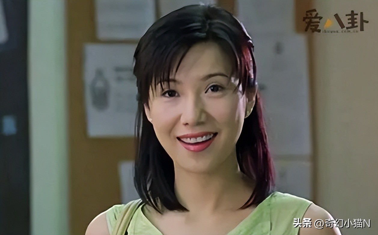 She accompanied Wang Jing for 8 years, still unmarried at the age of 56 ...